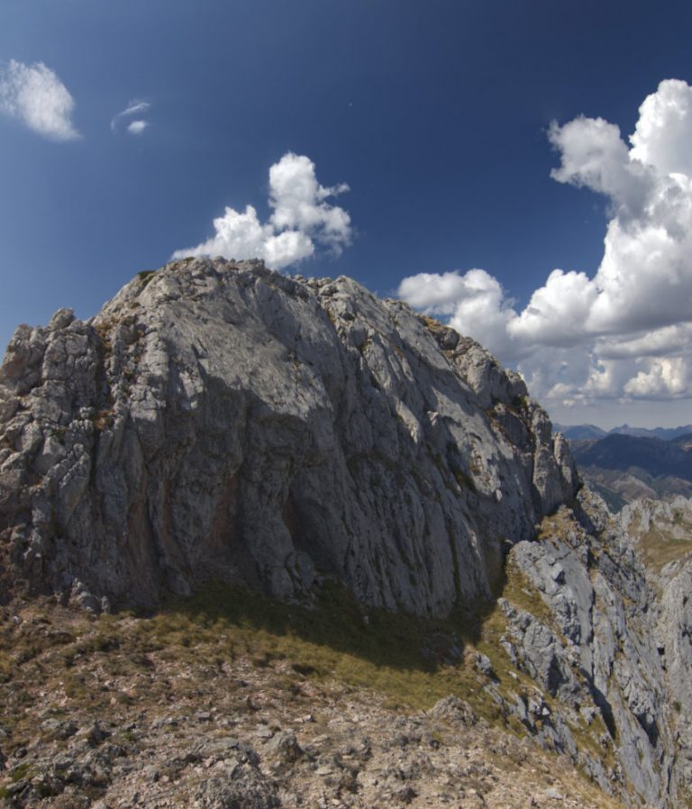 Peñas Pintas (Huelde, Pico del Medio y Salamón) - Al filo de lo Improbable