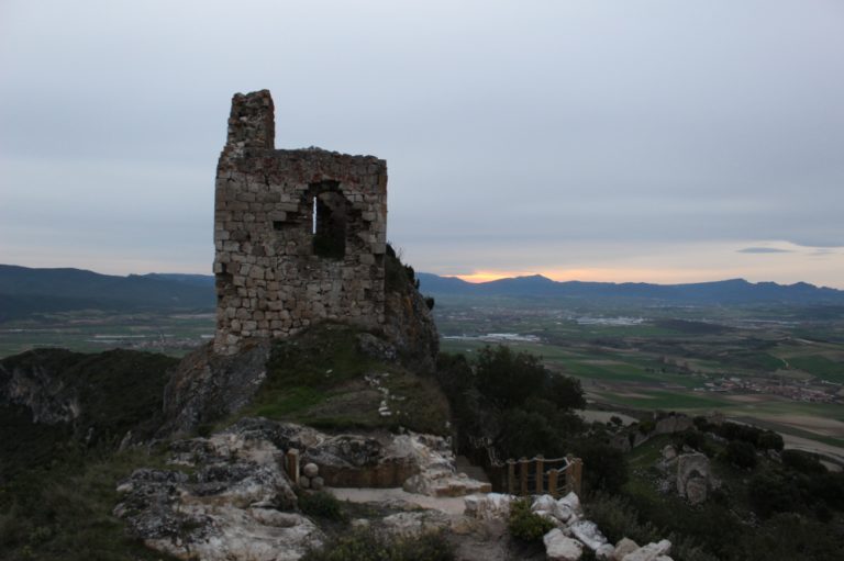 Descubre Euskadi: Castillo de Portilla - Al filo de lo Improbable